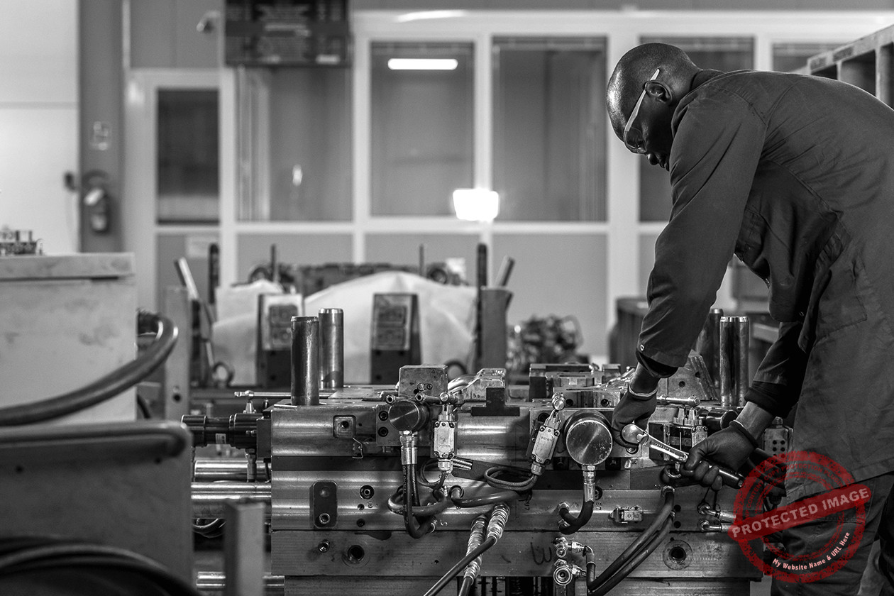 Home - Standex Engraving Mold-Tech